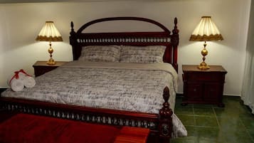 Ferro/tábua de engomar, Wi-fi grátis, roupa de cama fornecida