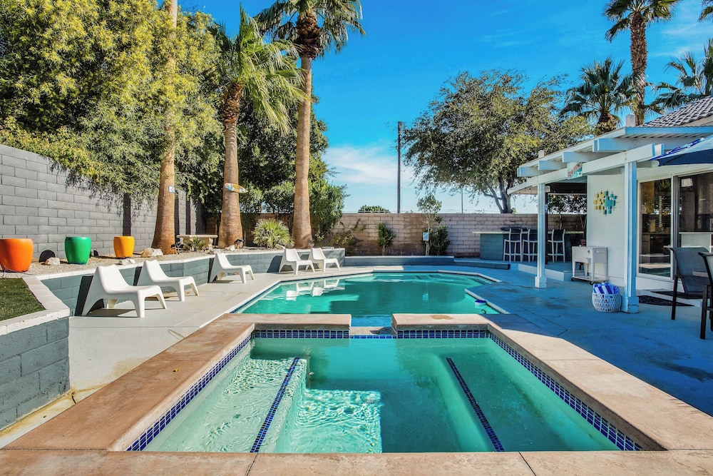 Via Escuela 2 - Palm Springs, CA