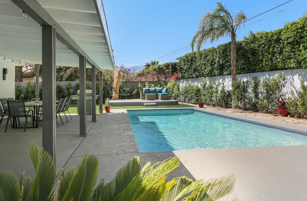 Viminal - Palm Springs, CA