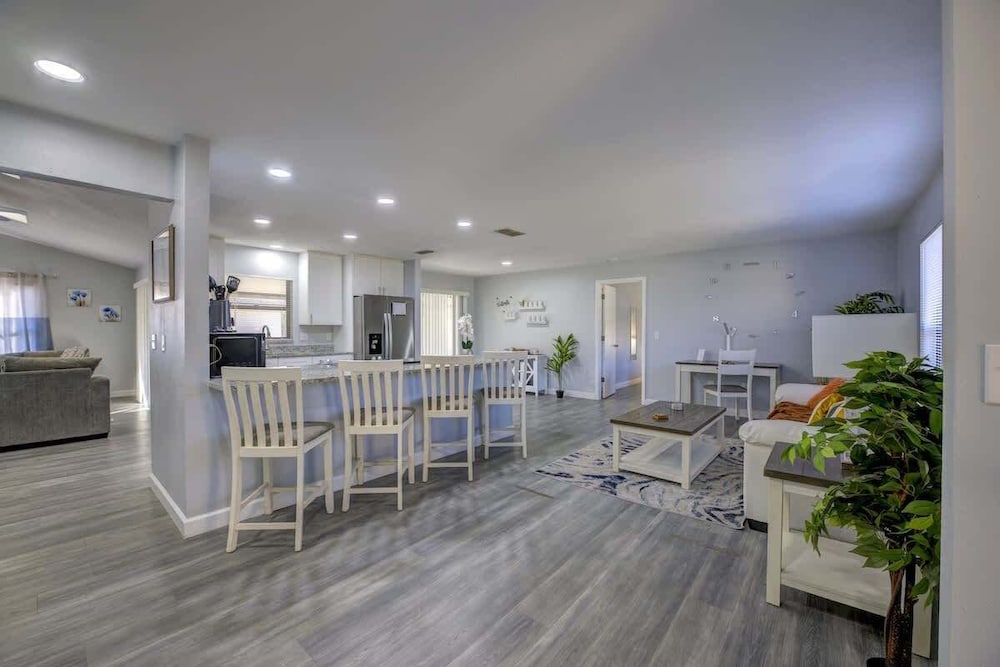 Family Fun: Ping Pong, Bbq, Walk To Park Nearby - Sarasota, FL