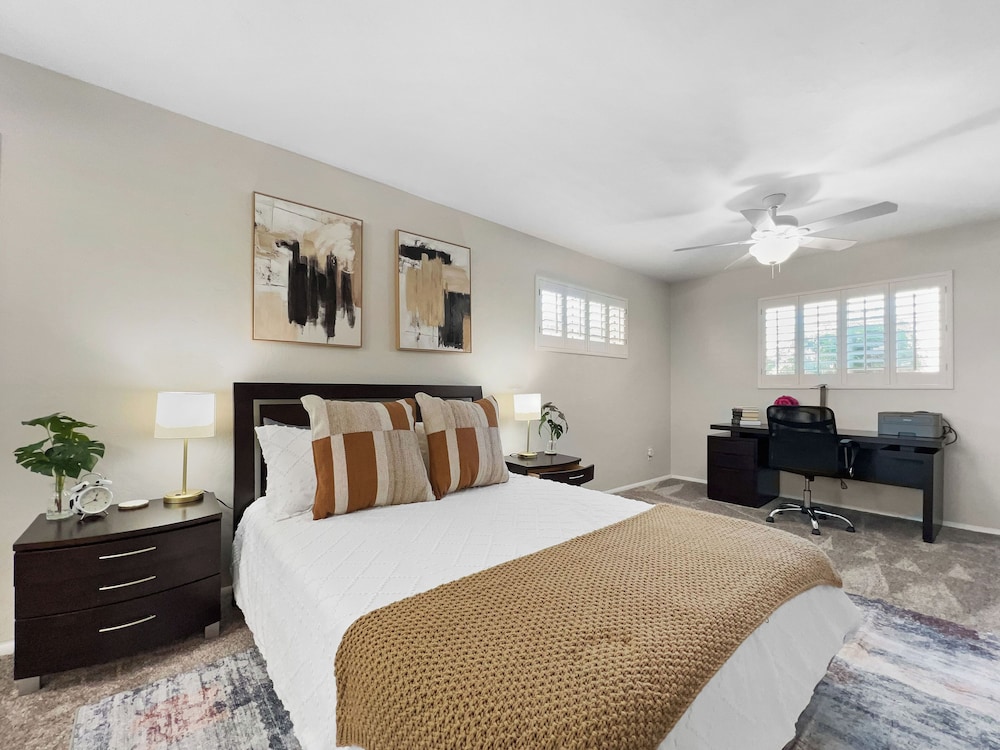 Hazelwood Scottsdale - Phoenix, AZ