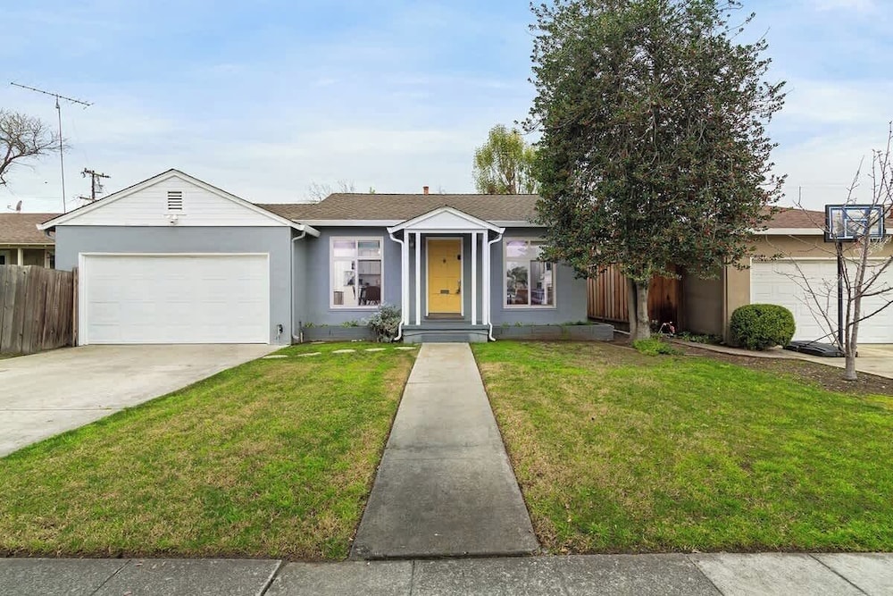 Marbella Lane Impeccable 3br Delightful Escape - Santa Clara, CA