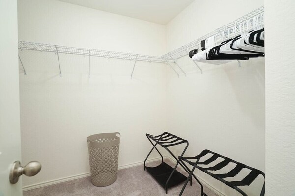 Rare Find Sleeps 13 Family Fun - San Antonio, TX