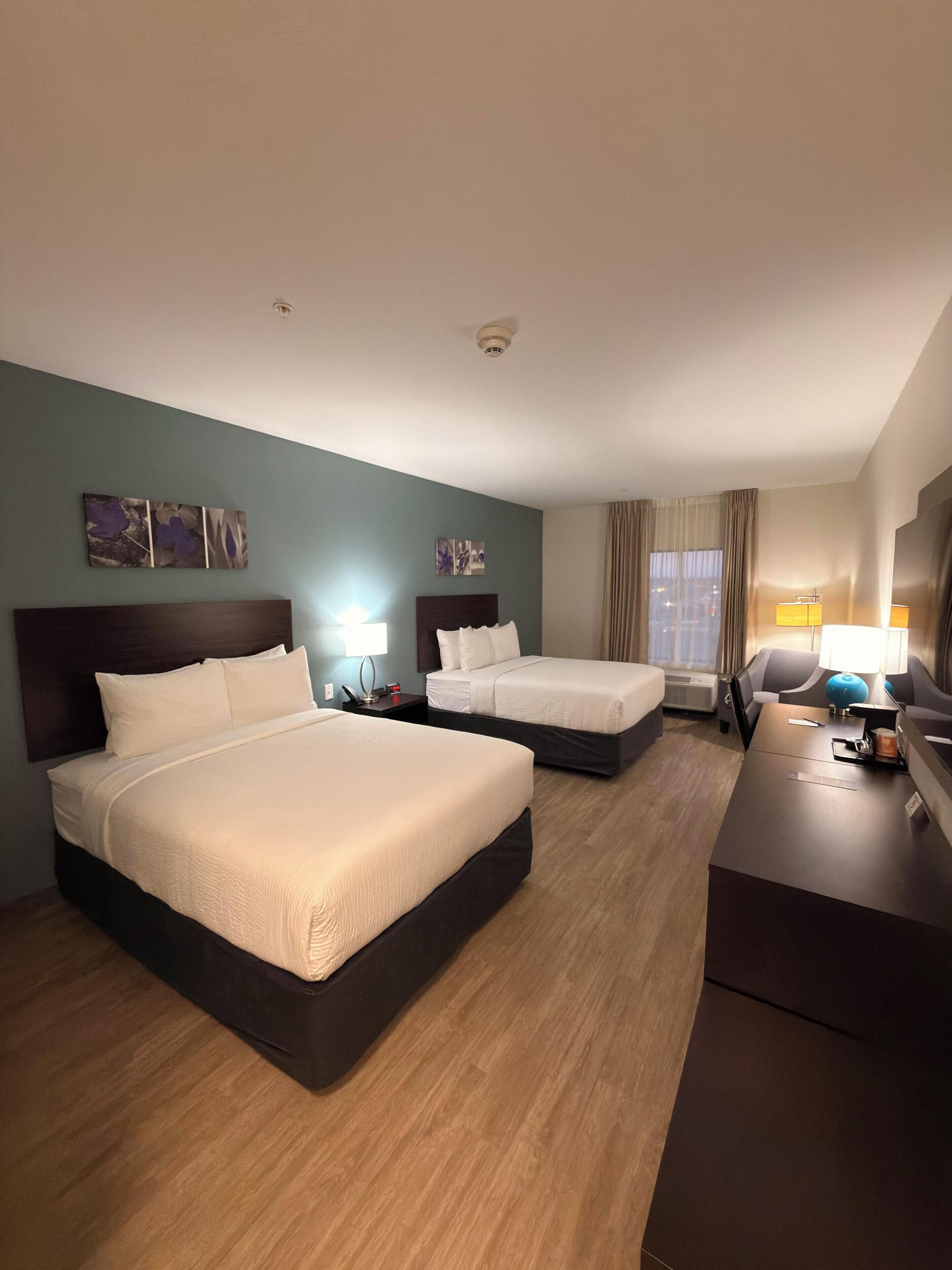 Quarto Standard, 2 camas queen-size, não fumadores | Com mobília individualizada, secretária 