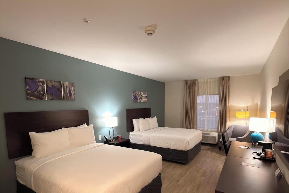 Quarto Standard, 2 camas queen-size, não fumadores | Com mobília individualizada, secretária