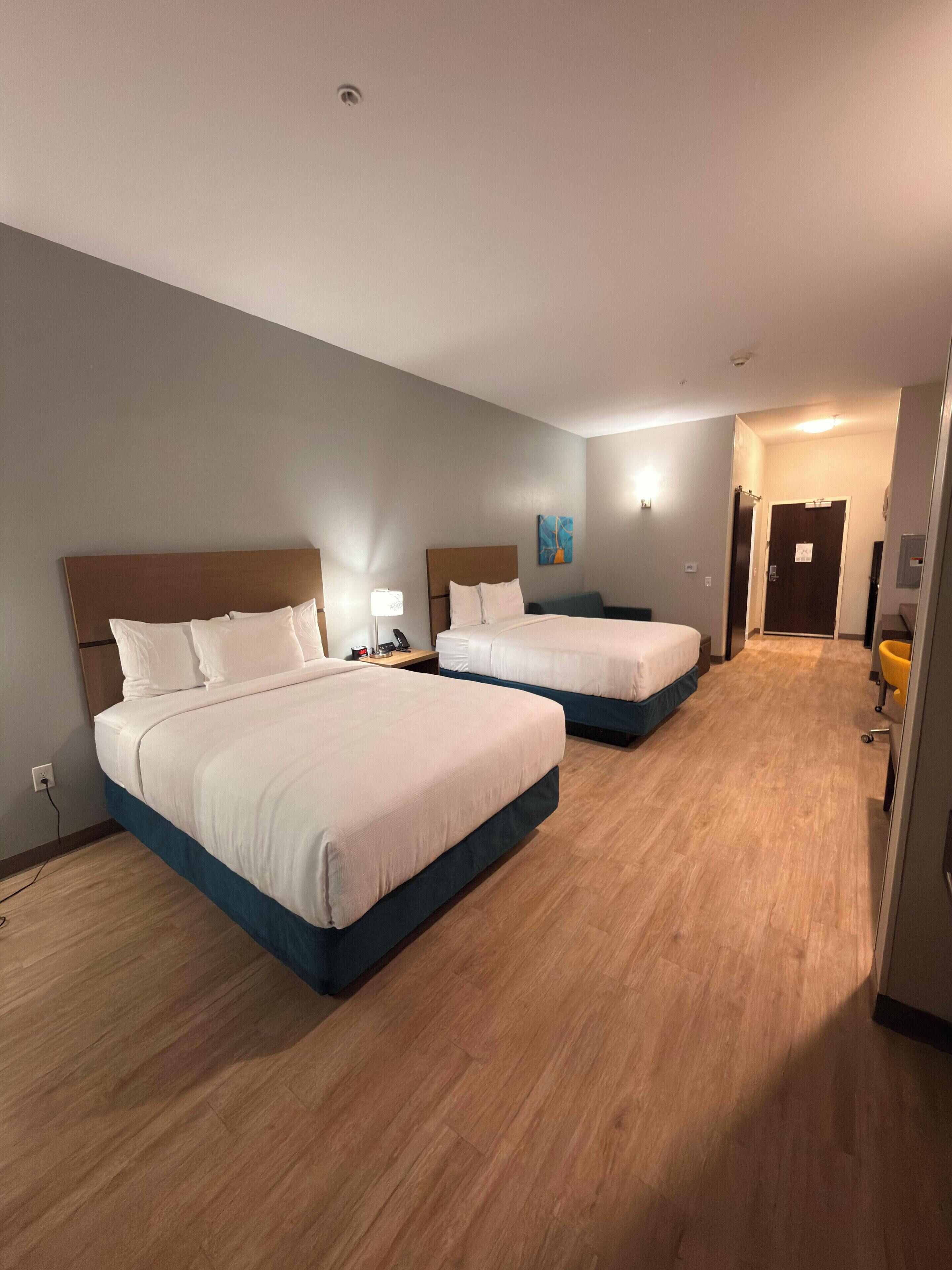 Quarto, 1 cama de casal, não fumadores (Efficiency) | Com mobília individualizada, secretária 