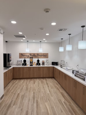 Pequeno-almoço completo diário incluído