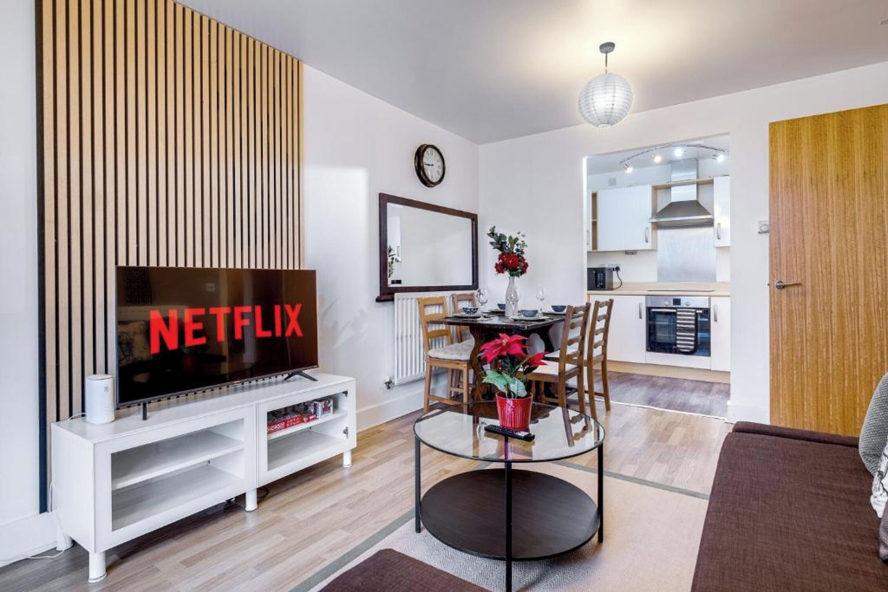 Apartamento, 2 quartos, acessível | Sala