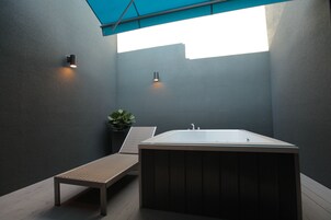 Premier Double Room | Terrenos do alojamento
