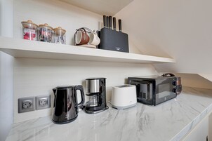 Vila, sacada, vista para a piscina | Parte interna