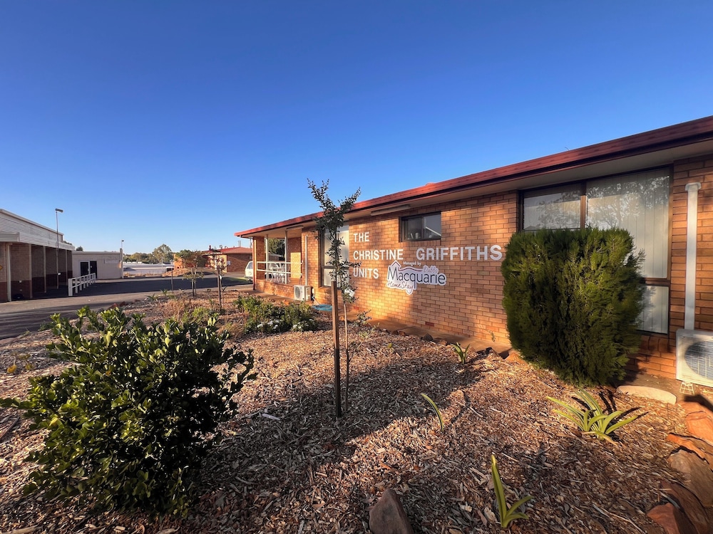 Christine Griffiths Units - Dubbo