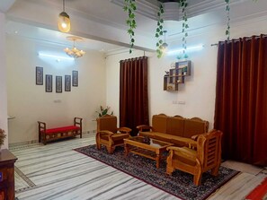 Televisor de ecrã plano de 32 polegadas com canais por cabo 