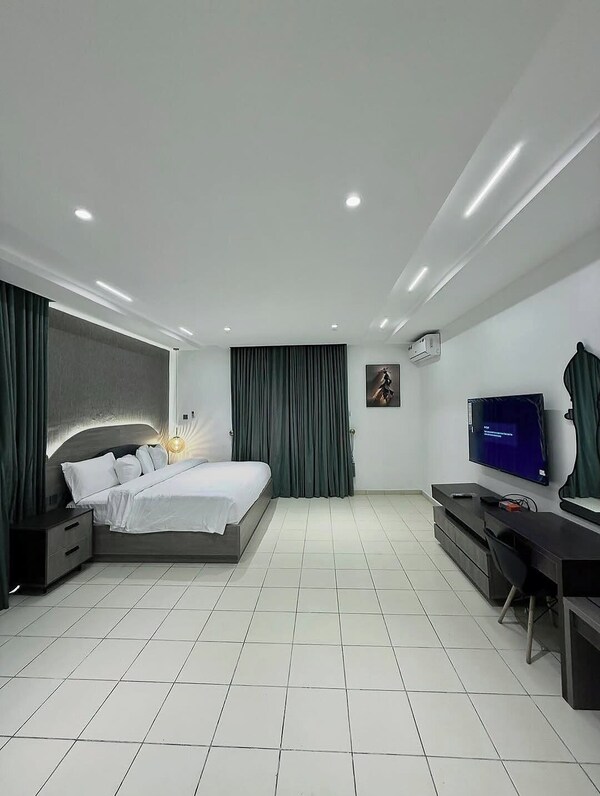 Eagles Hotel And Apartment - Abuja