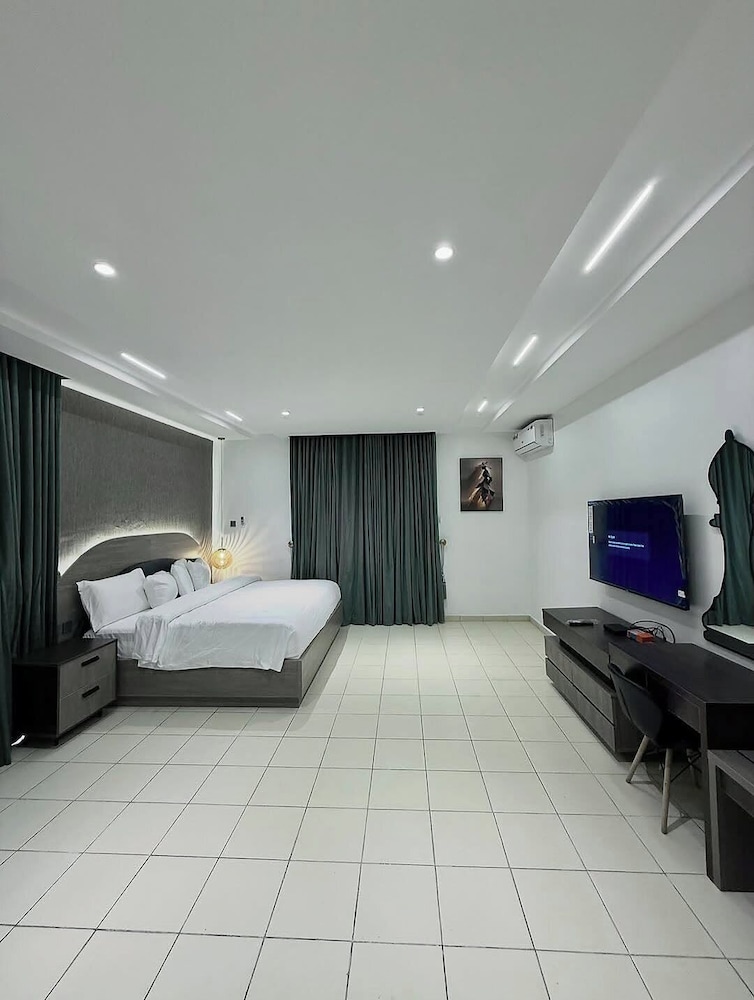 Eagles Hotel And Apartment - Abuja