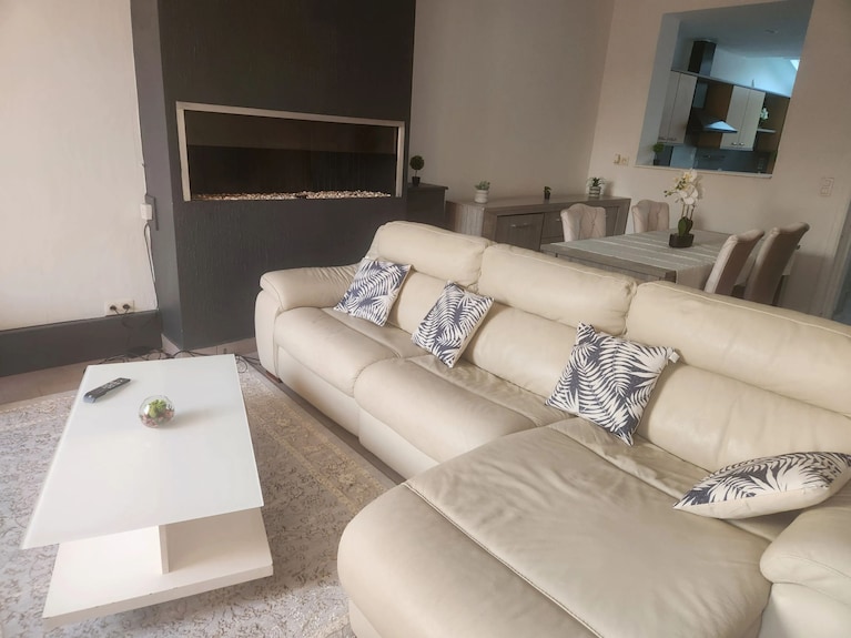 Homerez - Ruim Huis In Mouscron Met Tuin En Terras - Provincie Henegouwen