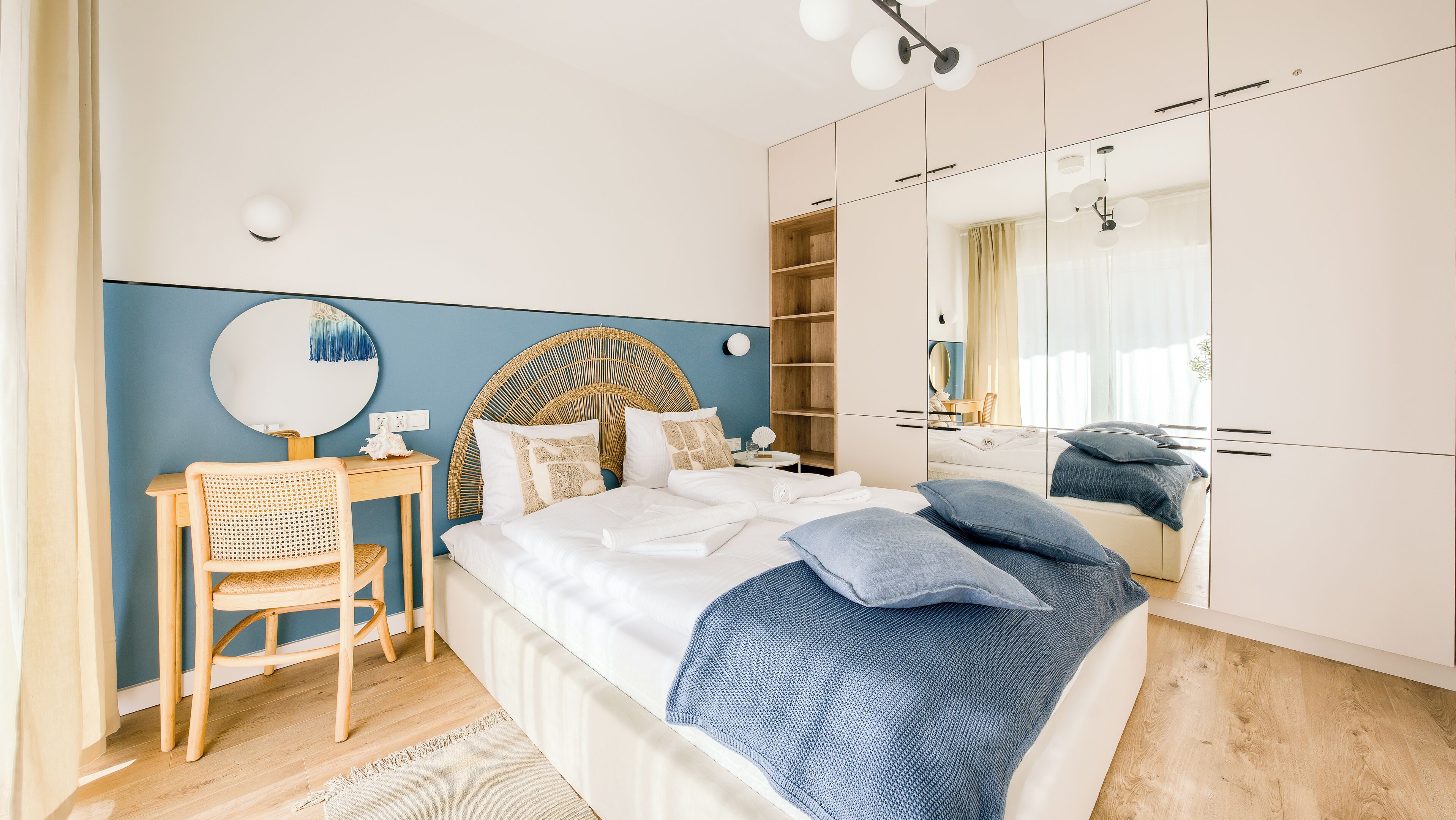 Apartamento (420) | Com decoração personalizada, com mobília individualizada 
