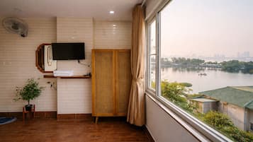 Quarto triplo família, vista para o lago | Vista para o lago