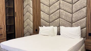 Secretária, secretária adequada para computadores portáteis