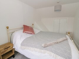 3 quartos, com decoração personalizada, com mobília individualizada 