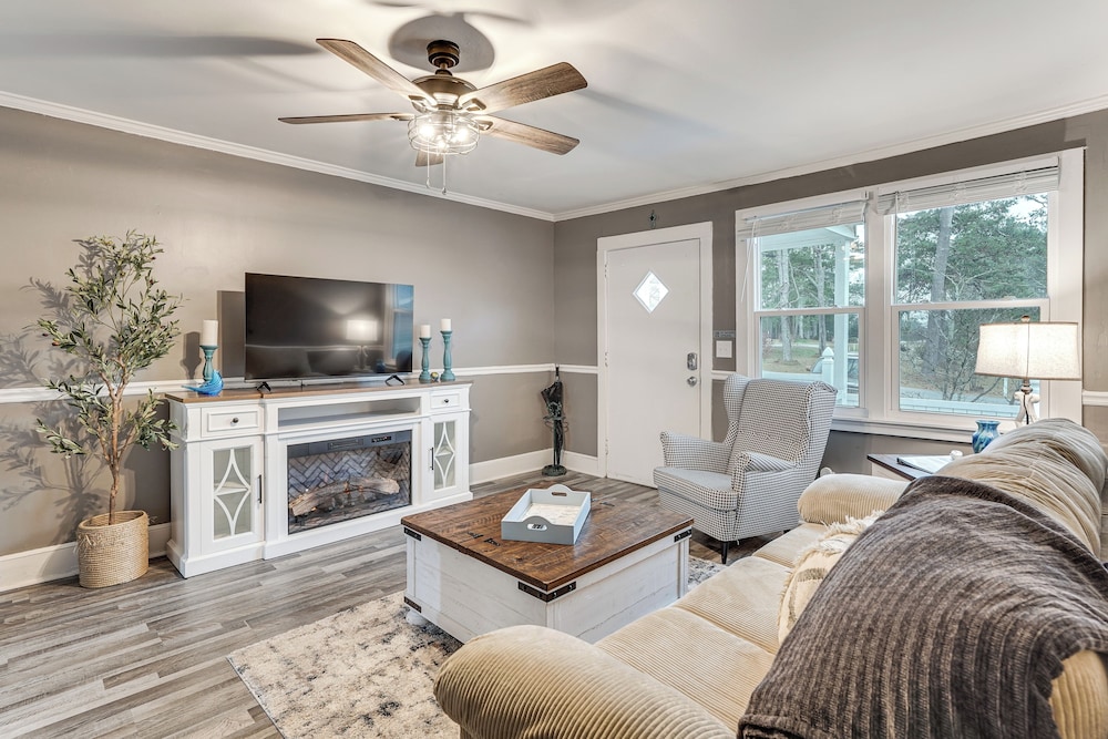 Couple's Retreat 2 Mi To Uptown Greenwood! - Greenwood, SC