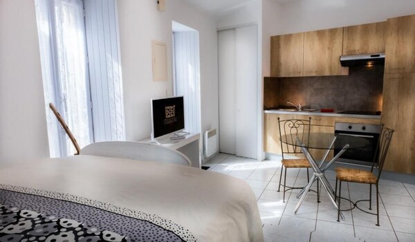 Le Château Des Tourelles En Vendée - Vendée