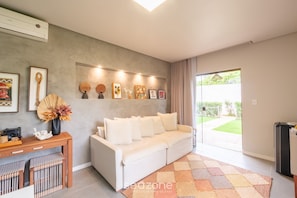 Apartamento Básico | Sala de estar | Smart TV de 32 polegadas com canais digitais 