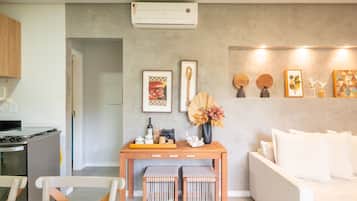 Apartamento básico | Área de estar | Smart TV 32 polegadas com canais digitais