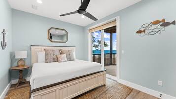 Casa, vista para o oceano, de frente para a praia | Espaço de trabalho para notebook, ferros/tábuas de passar roupa