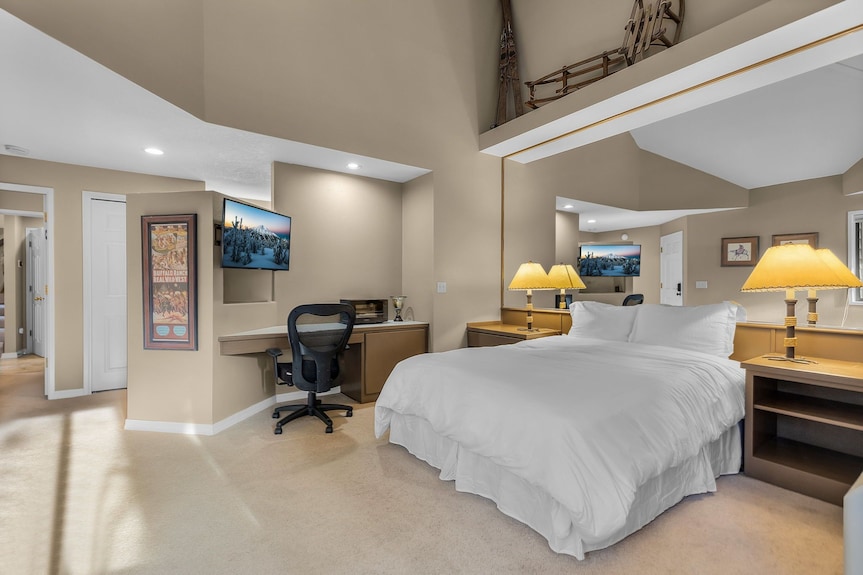 Private Mt. Bachelor Village Suite In Bend With Access To Resort Hot Tubs/pool - 本德