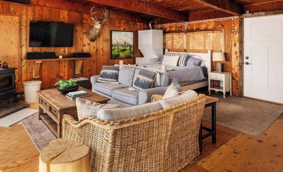 Miller Oceanfront Retreat | Salt + Arbutus Cabins - Bowen Island