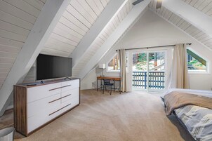 Apartamento, várias camas, banheira de hidromassagem grande, vista para a montanha (Zephyr Chalet) | 4 quartos, com decoração personalizada, com mobília individualizada