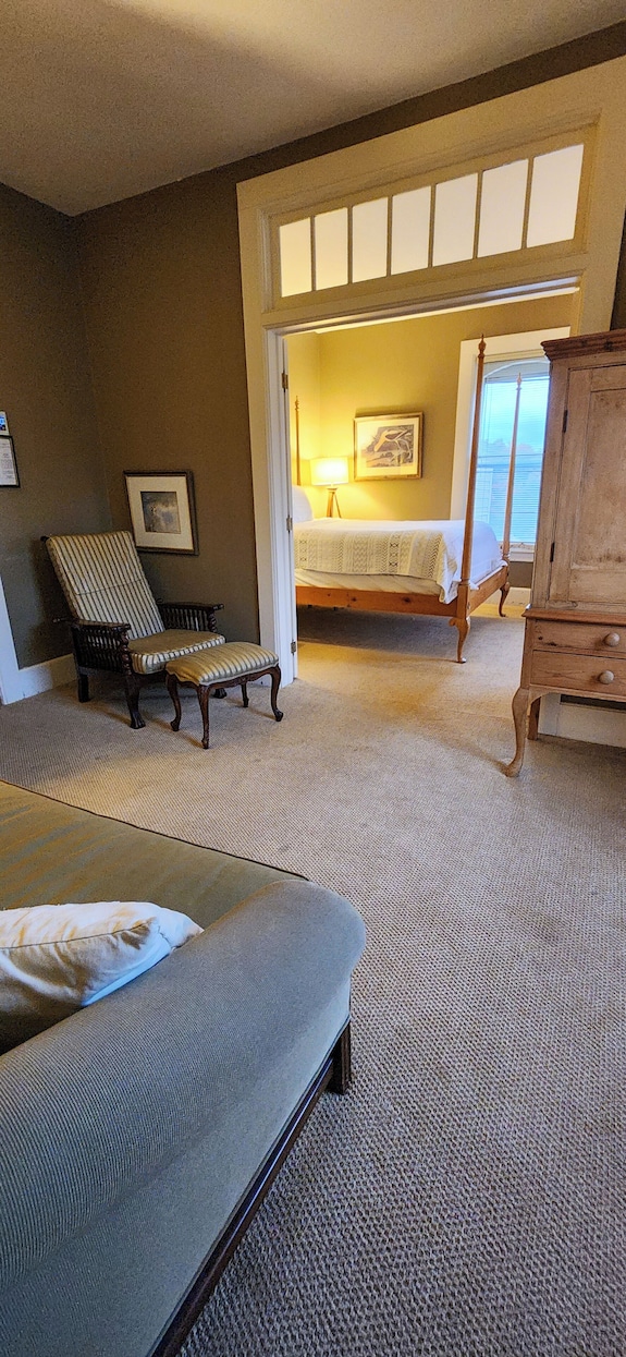 Cozy Suite Welcoming Downtown Fish Creek - Egg Harbor, WI