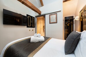 Cofre no quarto, secretária 