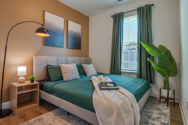 Luxe King 4br Townhouse To Uptown Clt - Charlotte, NC
