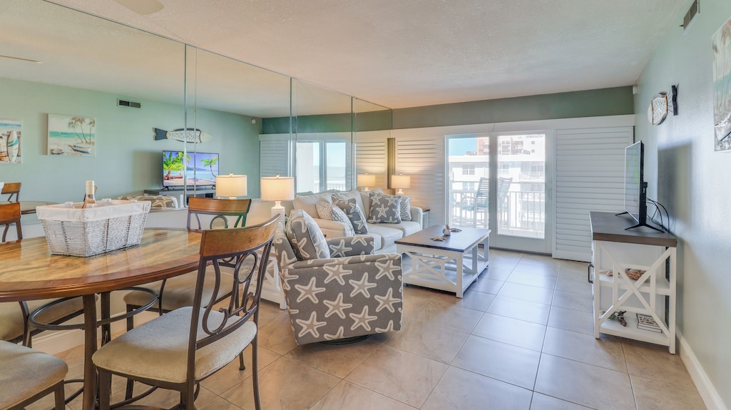 Pet-friendly Paradise @ Sea Coast Gardens - Smyrna Beach, New Smyrna Beach