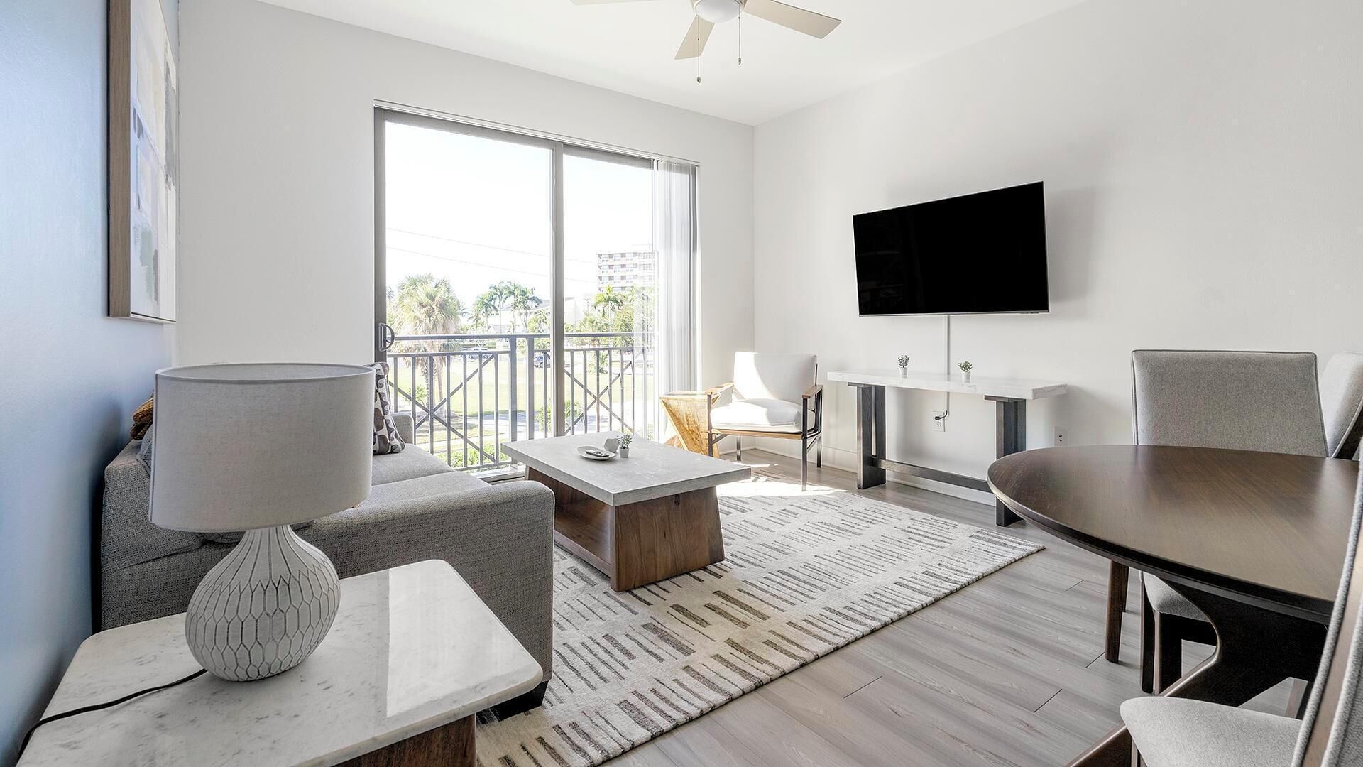 Landing | Modern 2bd, Rooftop Lounge, Game Room - Fort Myers, FL