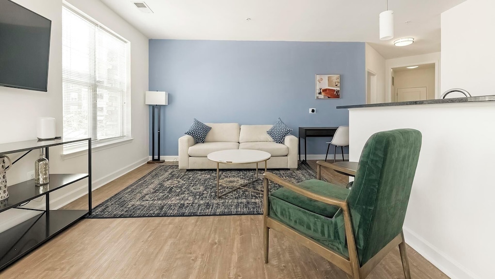 Landing | Stylish 2bd, Gym, Pool - Frederick, MD