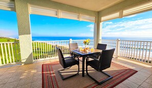 Apartamento em Condomínio Fechado, várias camas, acesso à piscina, vista para a praia (Aqua-Marine) | Vista do quarto