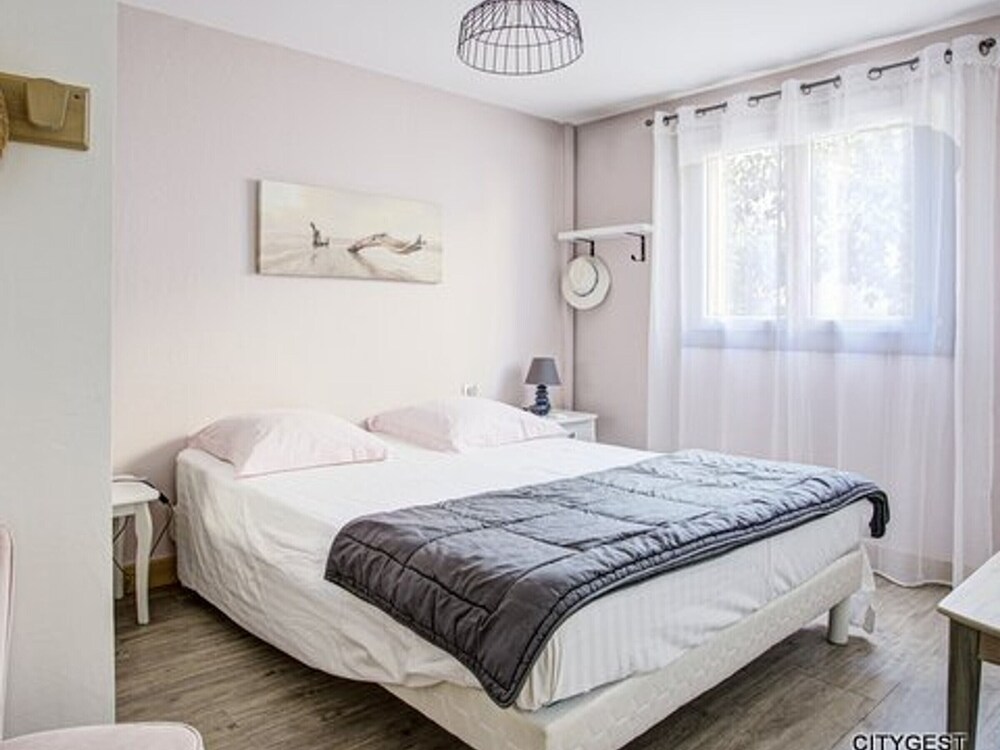 Renovated T5 Villa near Beach and Shops - Sainte-Marie-la-Mer | Vrbo