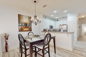 Casa, várias camas, acesso à piscina, vista para a piscina (Tidelands Townhome Unit 321) | Cozinha privada