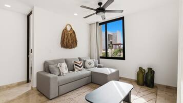 Apartamento luxo, 2 quartos, terraço, vista para o jardim | Área de estar