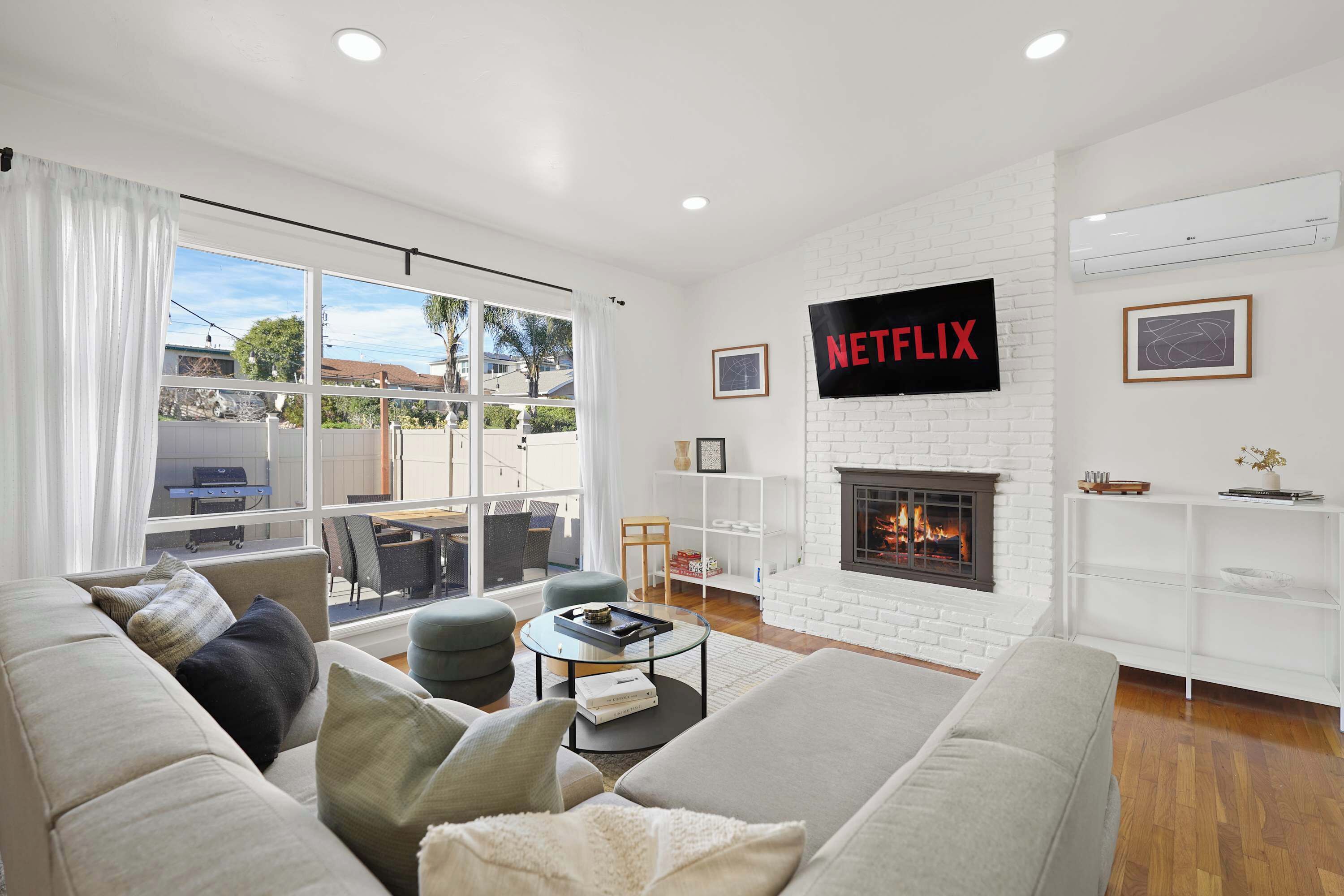 Stylish Retreat Near Mission Bay With Games & Firepit - San Diego, CA