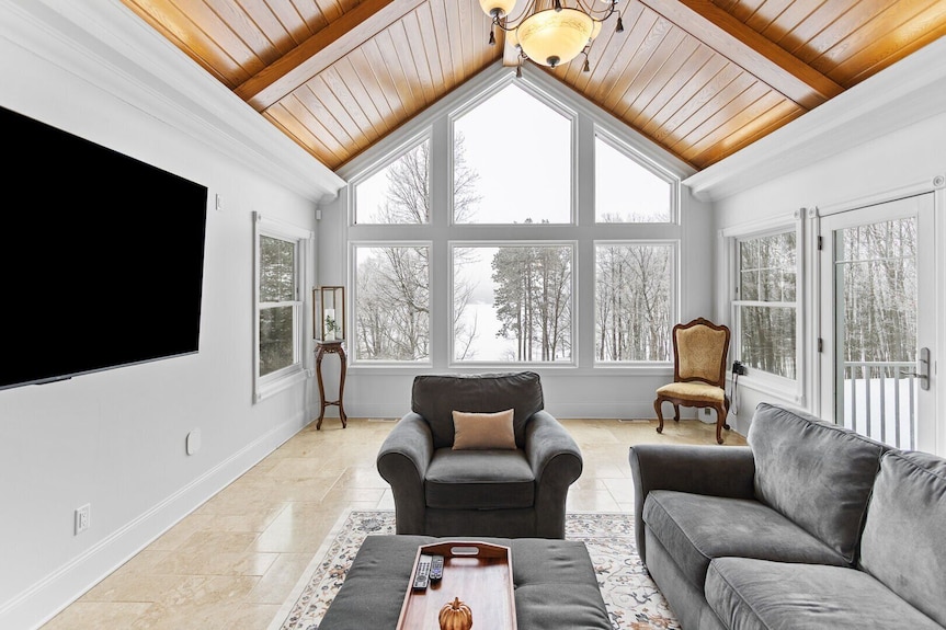 Pike Lake Luxury Lakefront Home - Fish Lake Reservoir, MN