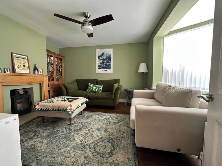 Cosy 2br Home With Garden And Parking - Basingstoke