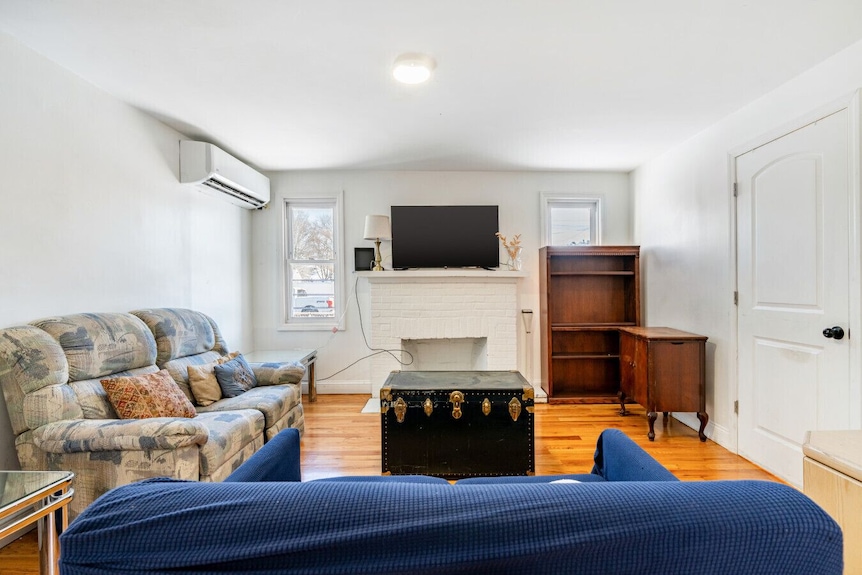 Spacious 5br Home Near Nyc & Jfk | Sleeps 12 | W/d - Mineola, NY