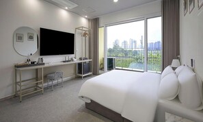 Quarto Duplo Deluxe | Secretária, secretária adequada para computadores portáteis 