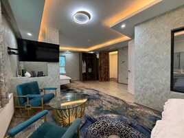 Quarto Triplo Familiar, Vista para a cidade | Quartos insonorizados, Wi-fi grátis 
