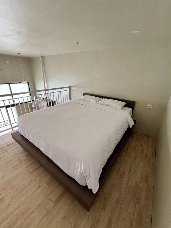 Olive Athena Guesthouse - Seminyak