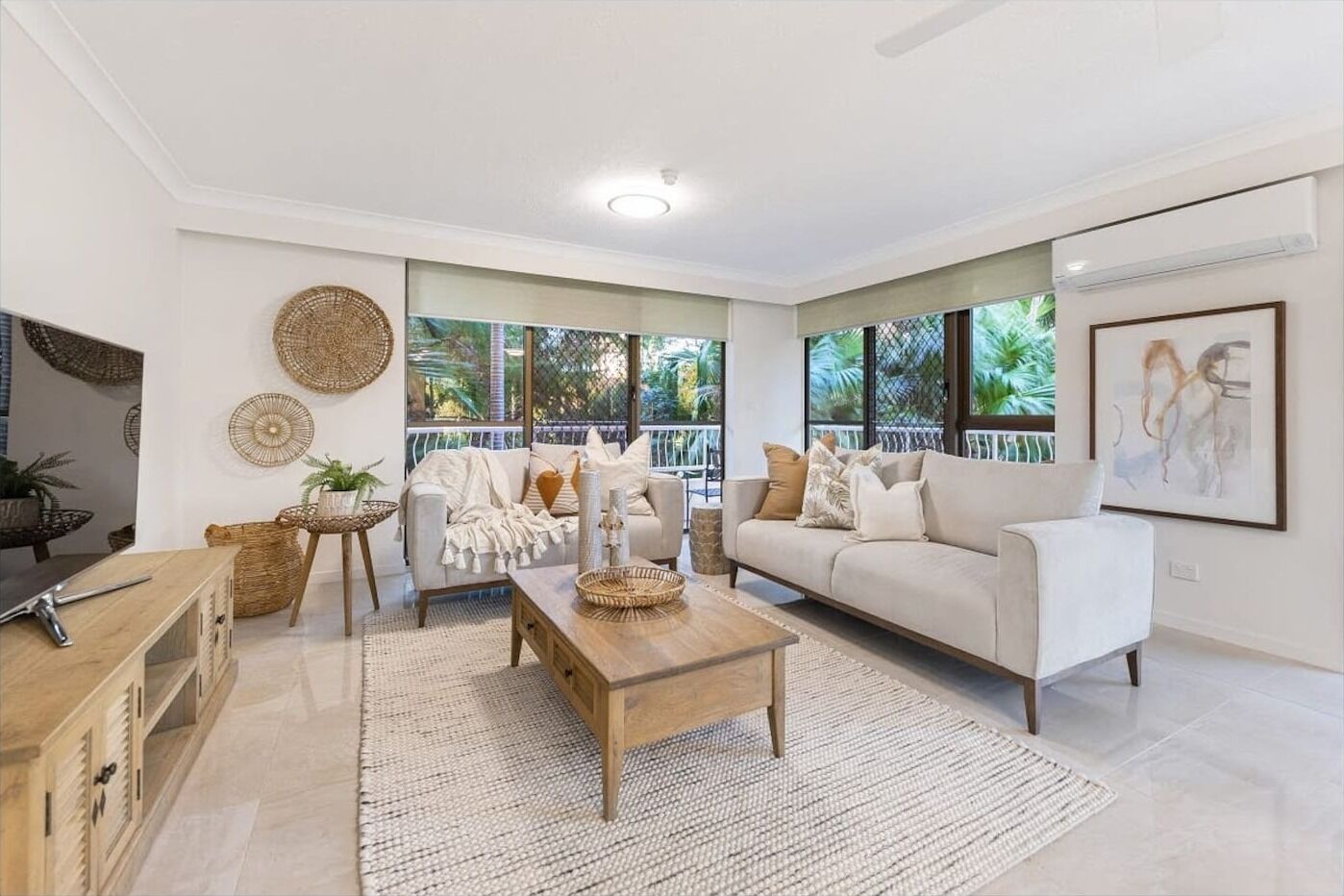 Surf Parade Family Getaway - Wifi, Parking, Pool - Gold Coast