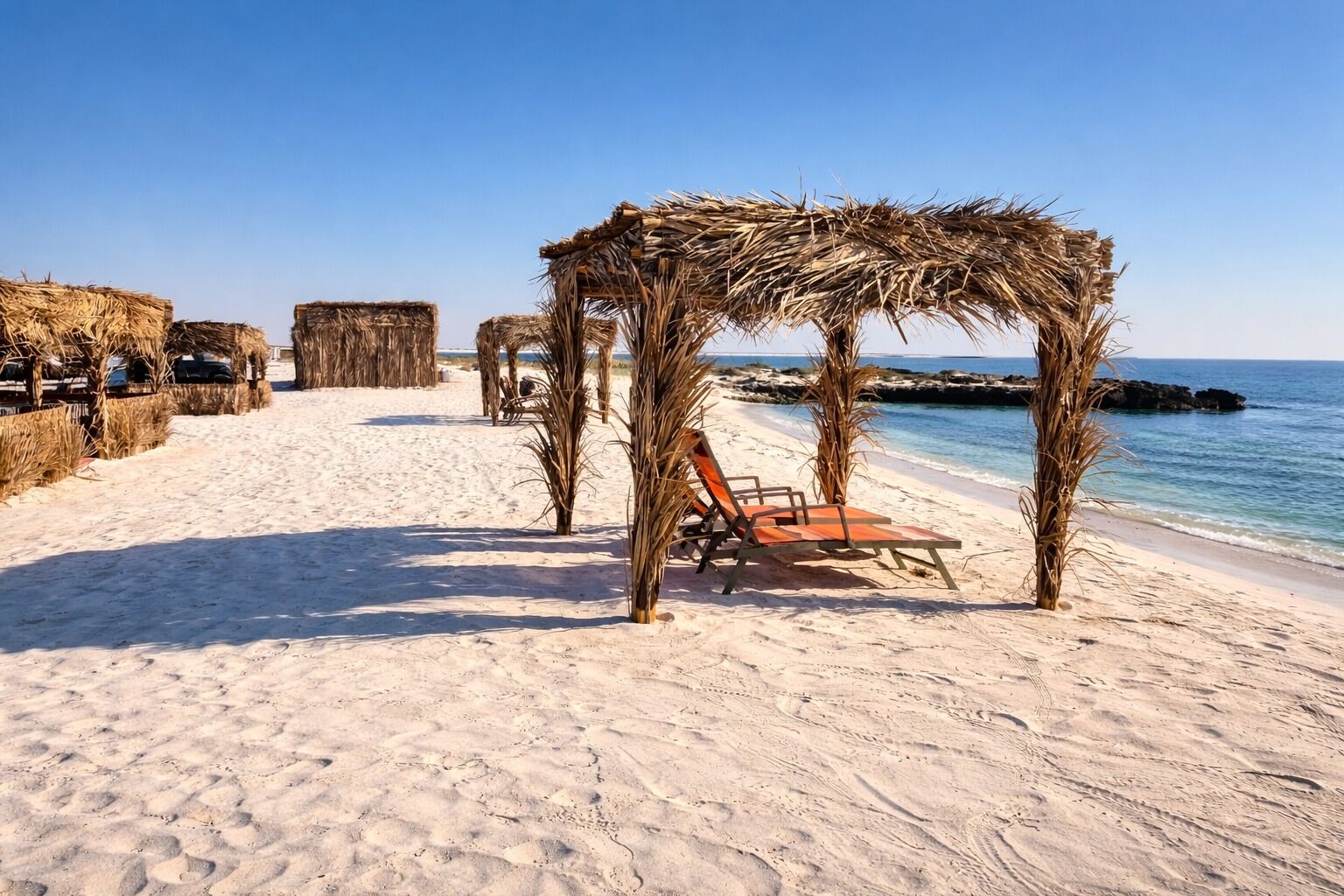 Terraço com espreguiçadeiras